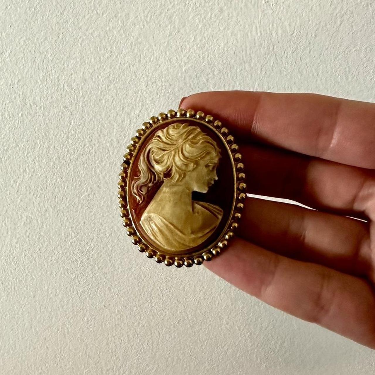 Vintage antique Greco-Román style gold cameo pin... - Depop