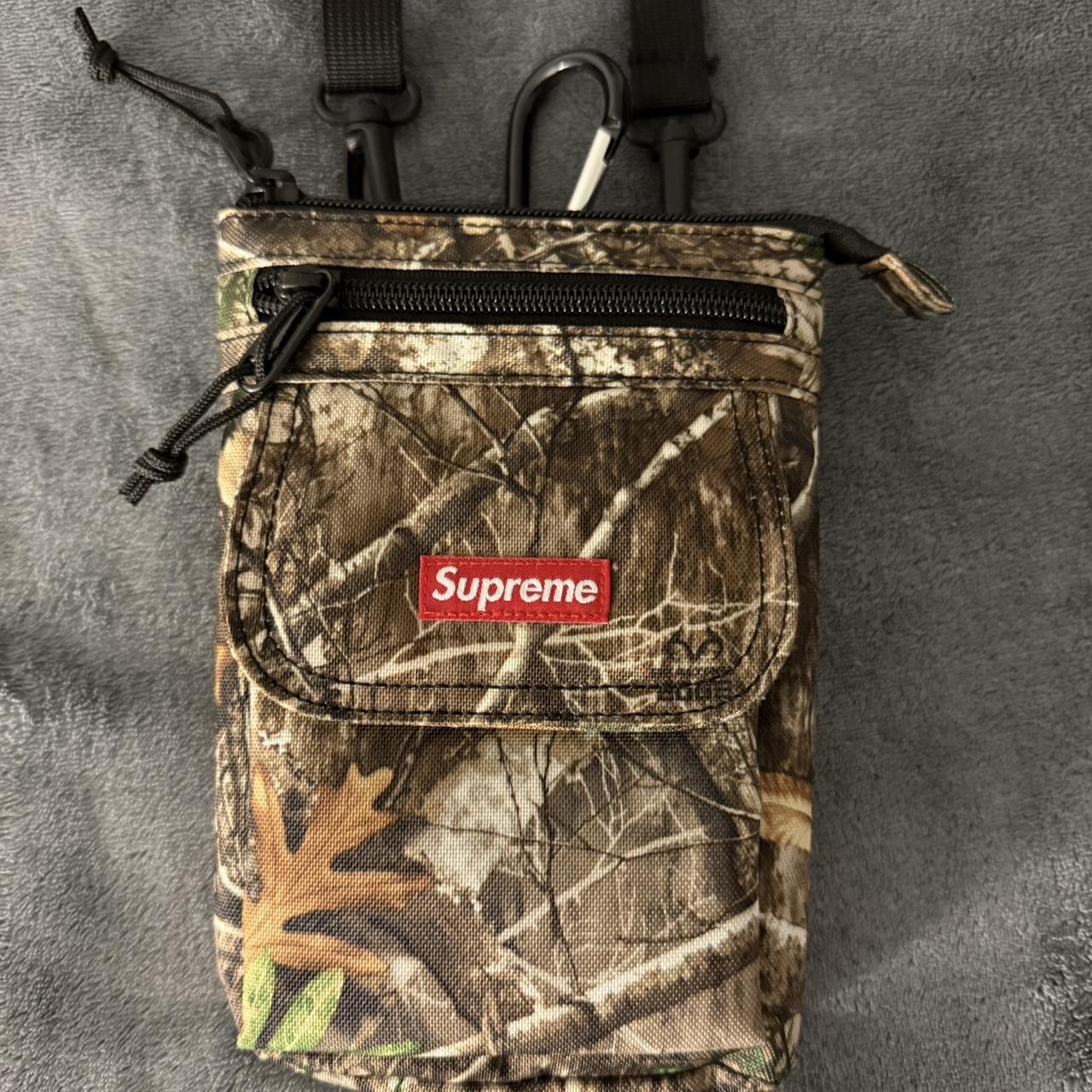 Supreme Realtree Camo Shoulder bag - Depop