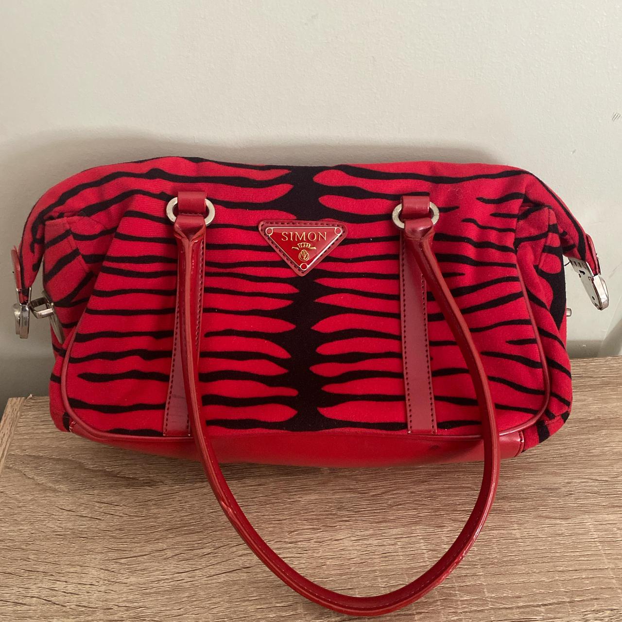 Simon handbag Very little signs of wear on... - Depop