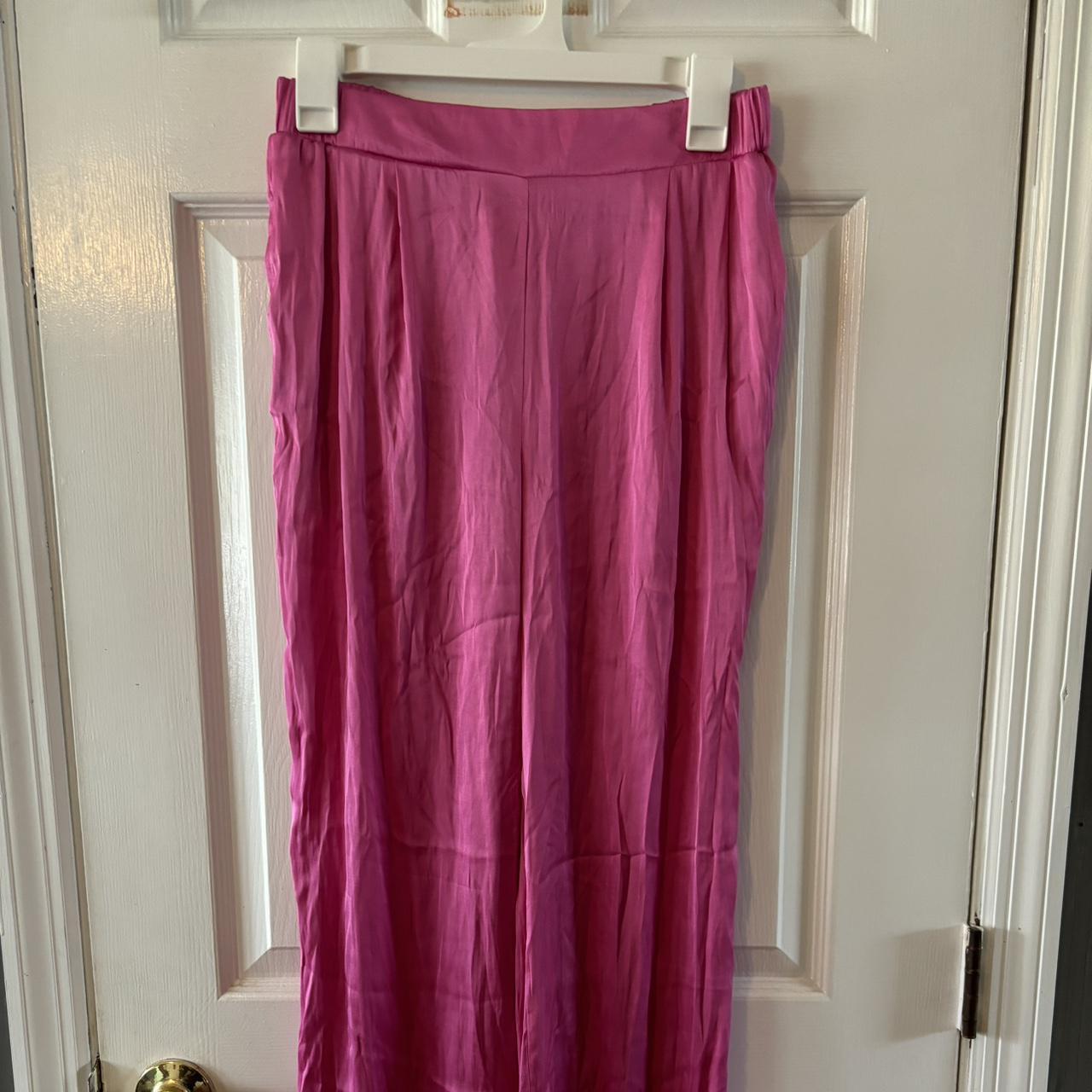Pink lose pants - Depop