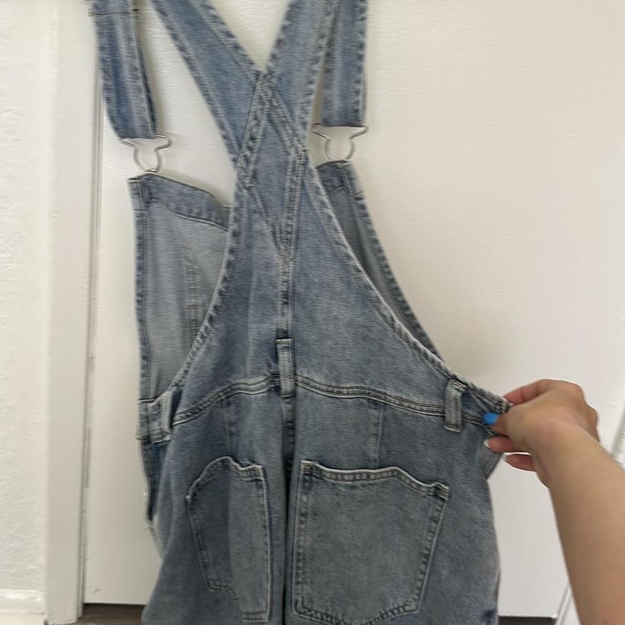 Cute light wash overalls - Depop