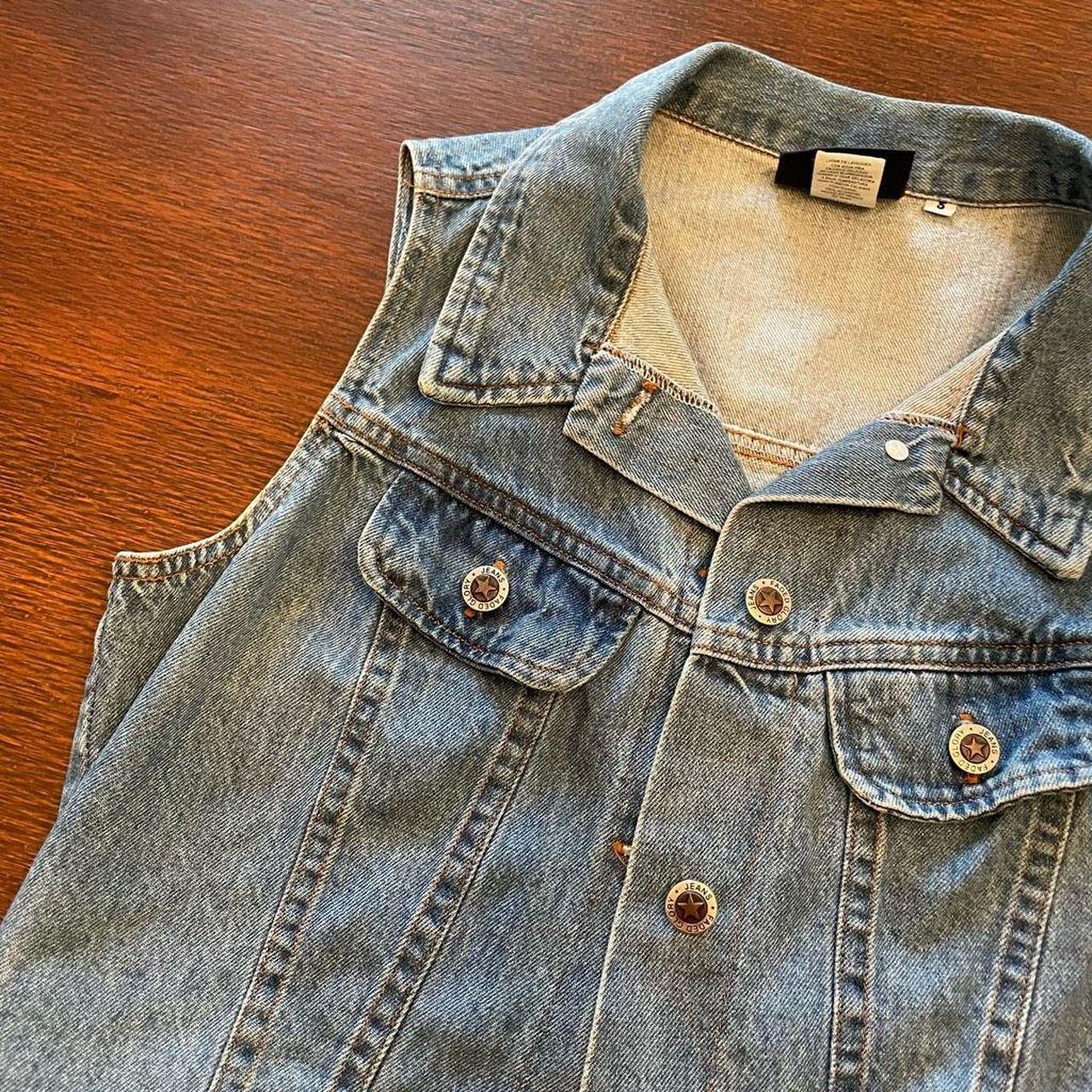 Vintage women’s denim vest size small - Depop
