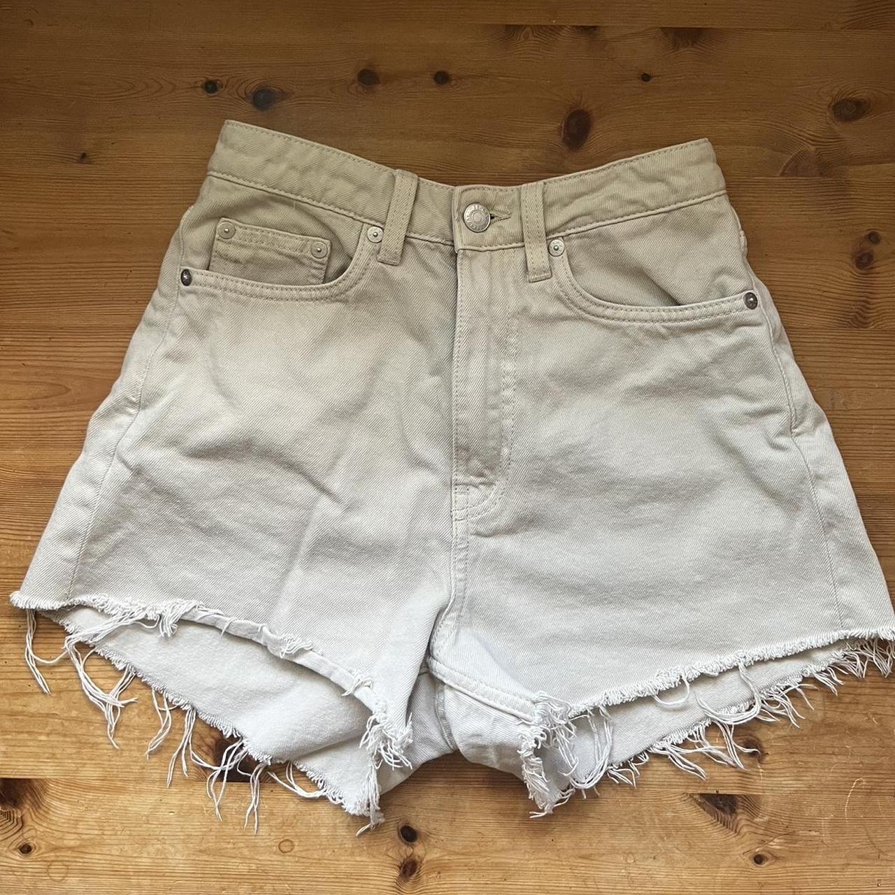 Weekday Rowe shorts in Ecru- size 6 - eu 34 Been... - Depop