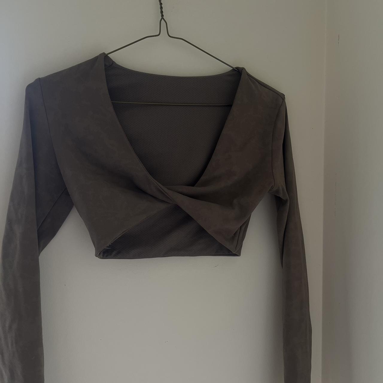 crop shop boutique long sleeve mocha 🤎 - Depop