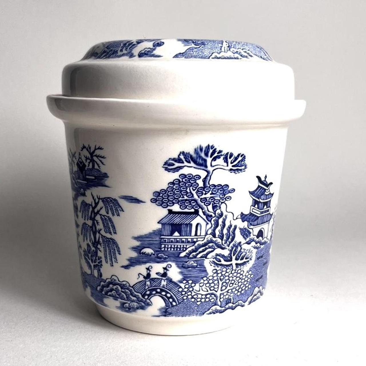 A beautiful blue willow pattern jar made by Masons -... - Depop