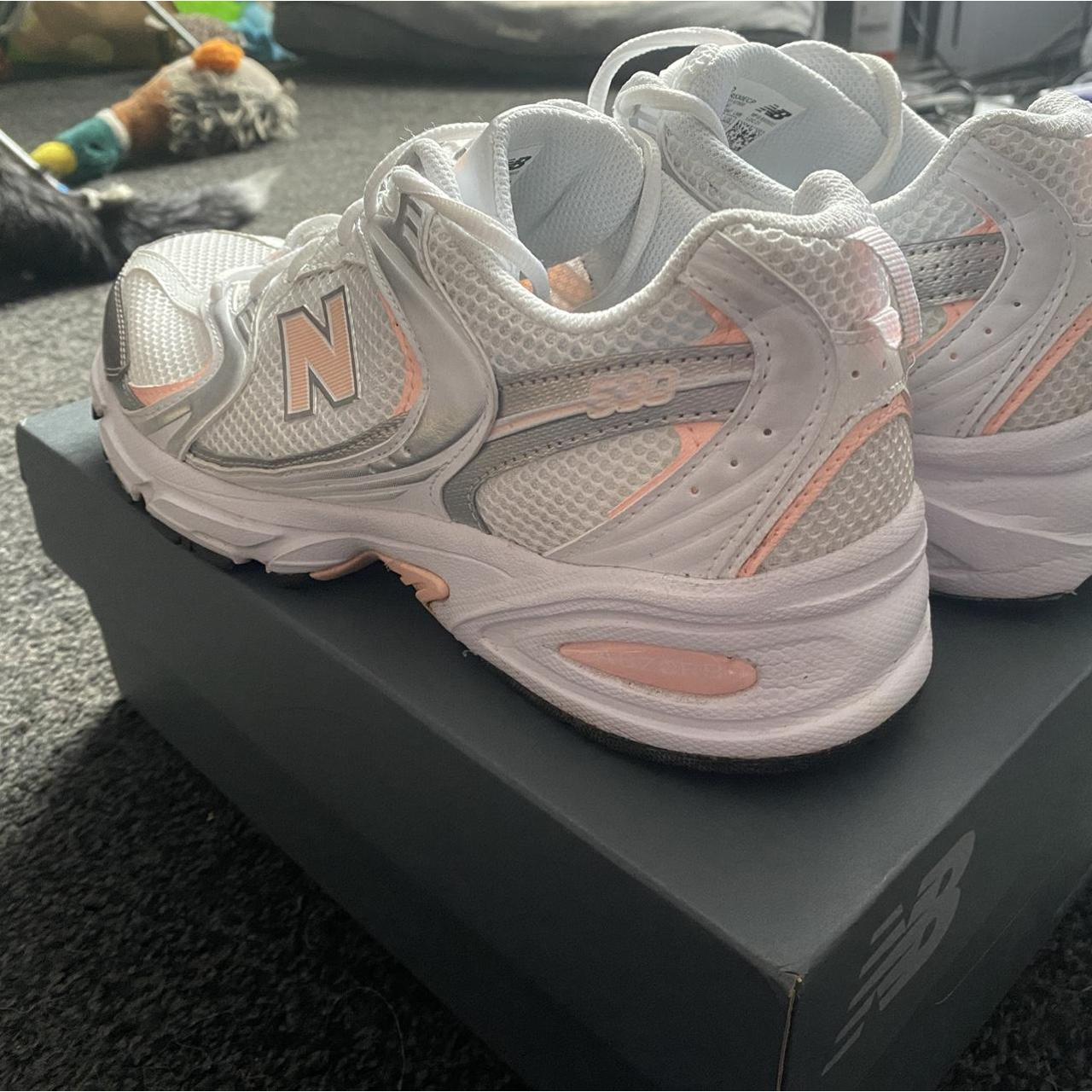 New Balance 530 White and Pink (UK size 9) very... - Depop