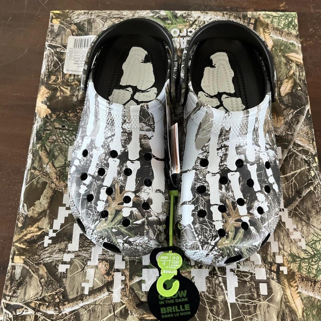 Crocs Pleasure Skeleton Realtree Edge Camo Size 9... - Depop