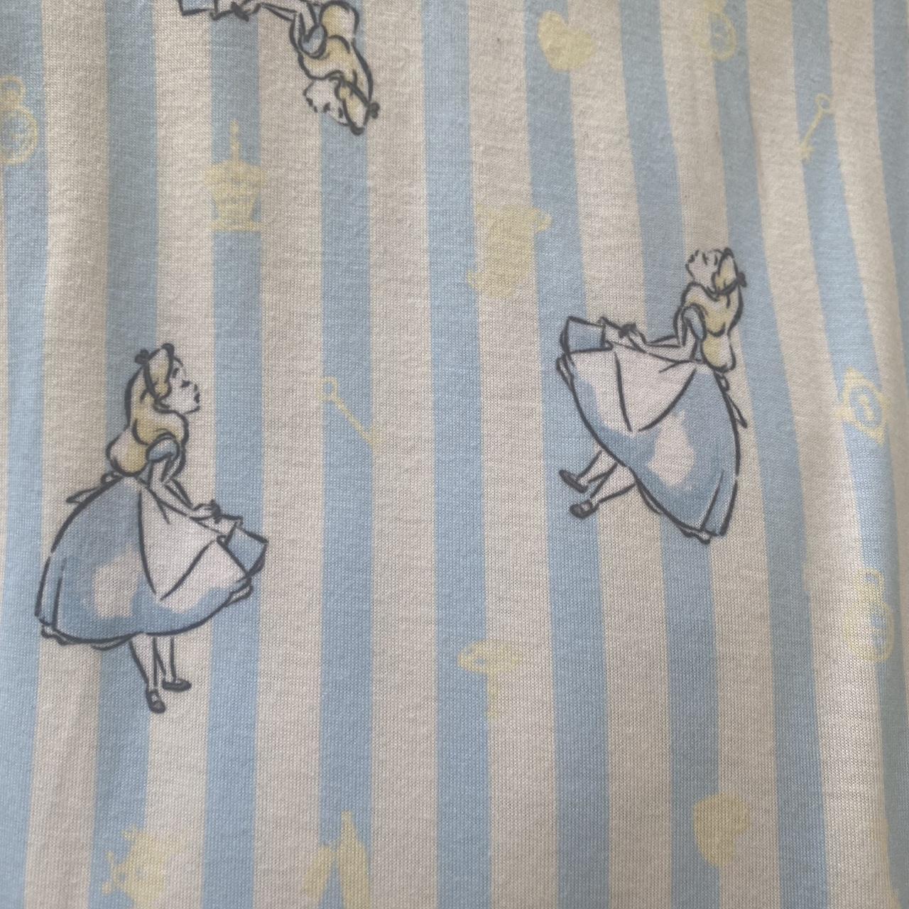 Hot Topic Women's White and Blue Dress | Depop