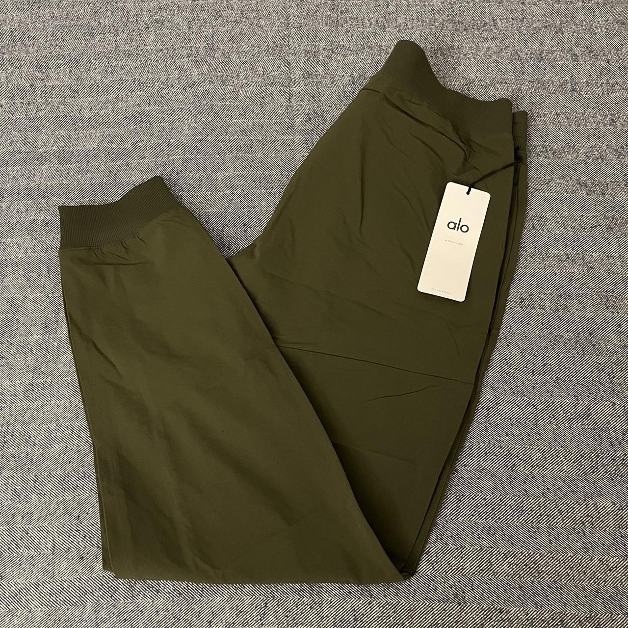 alo co-op pant | free shipping Go the distance in... - Depop