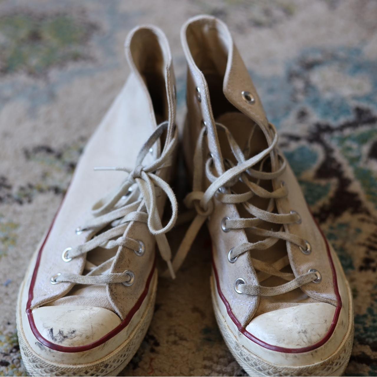 Slightly dirty converse. Just need a touch up to... - Depop