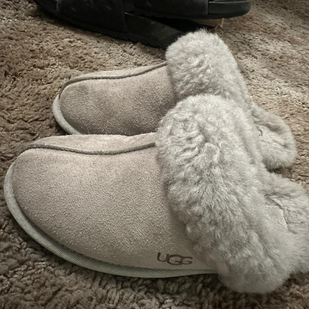 Ugh slippers used 20$ Size 5 - Depop