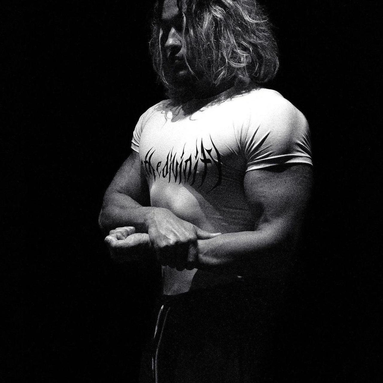 Breathe Divinity White Venom Compression... - Depop