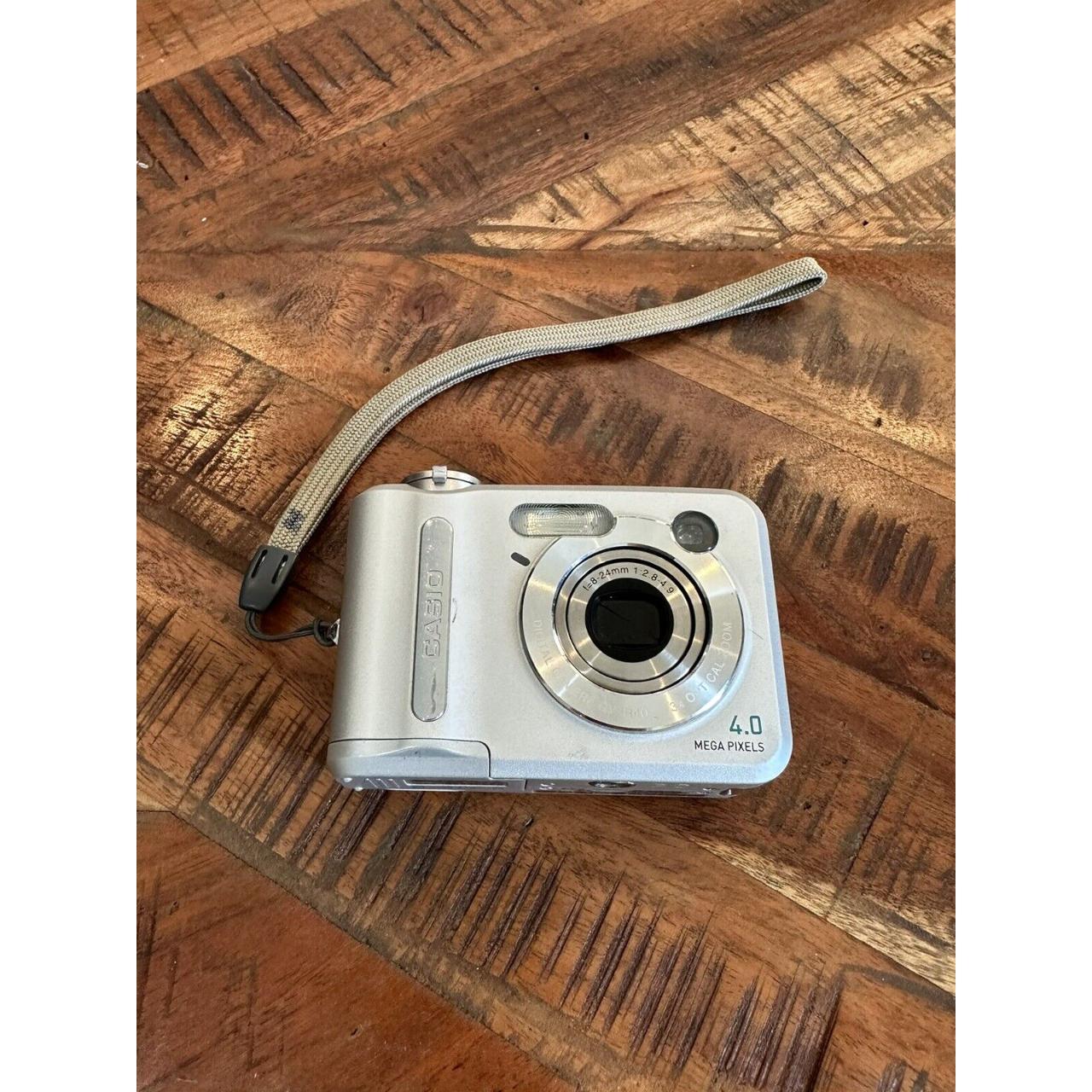 Silver Casio QV-R40 Digital Camera Beeps when turned... - Depop