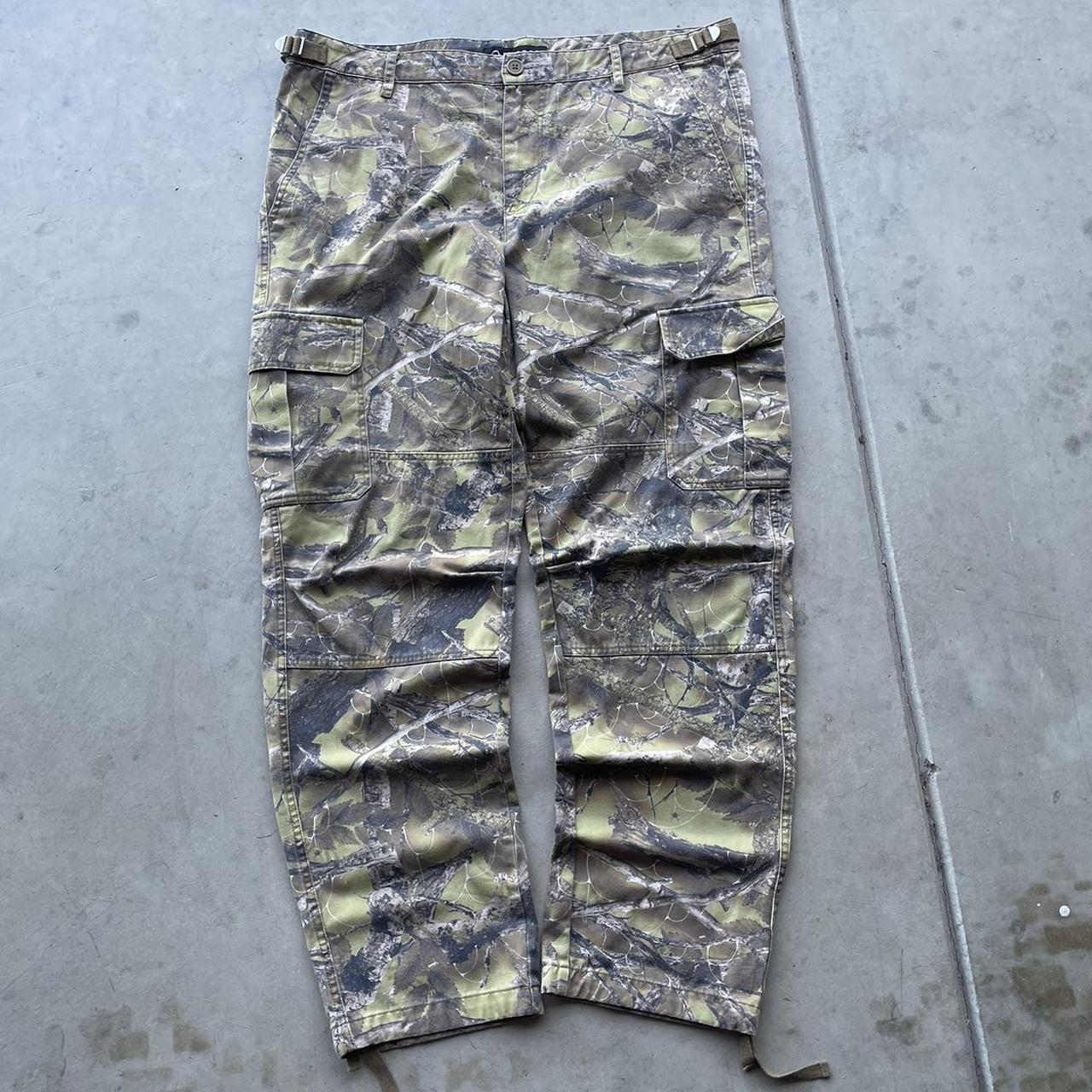 Real Tree Camo Spider Webs Cargo Essential Skater... | Depop