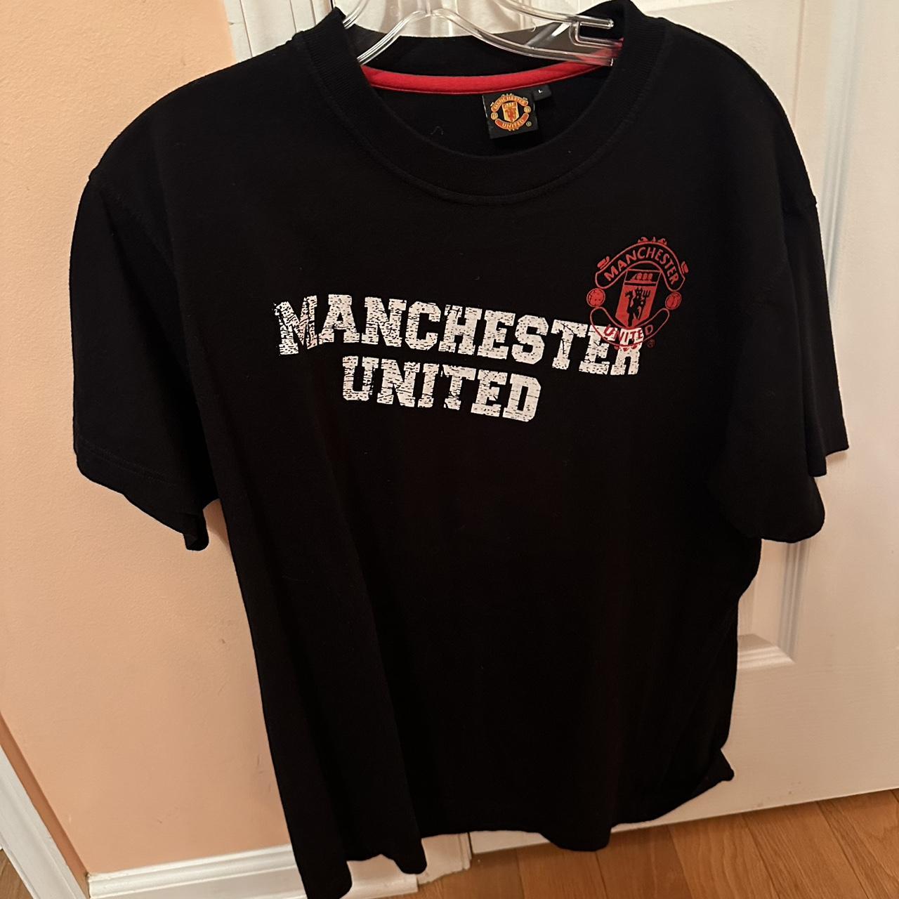 Manchester united T shirt Large - Depop