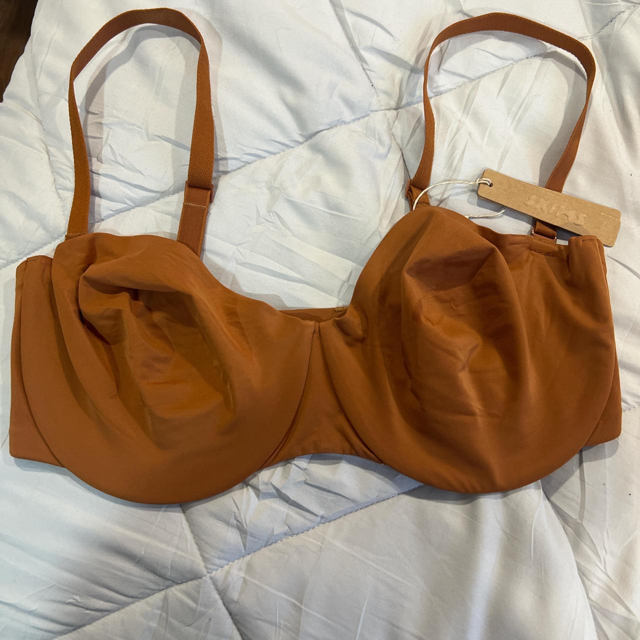 Skims Smoothing intimates bra Becomes a strapless... - Depop
