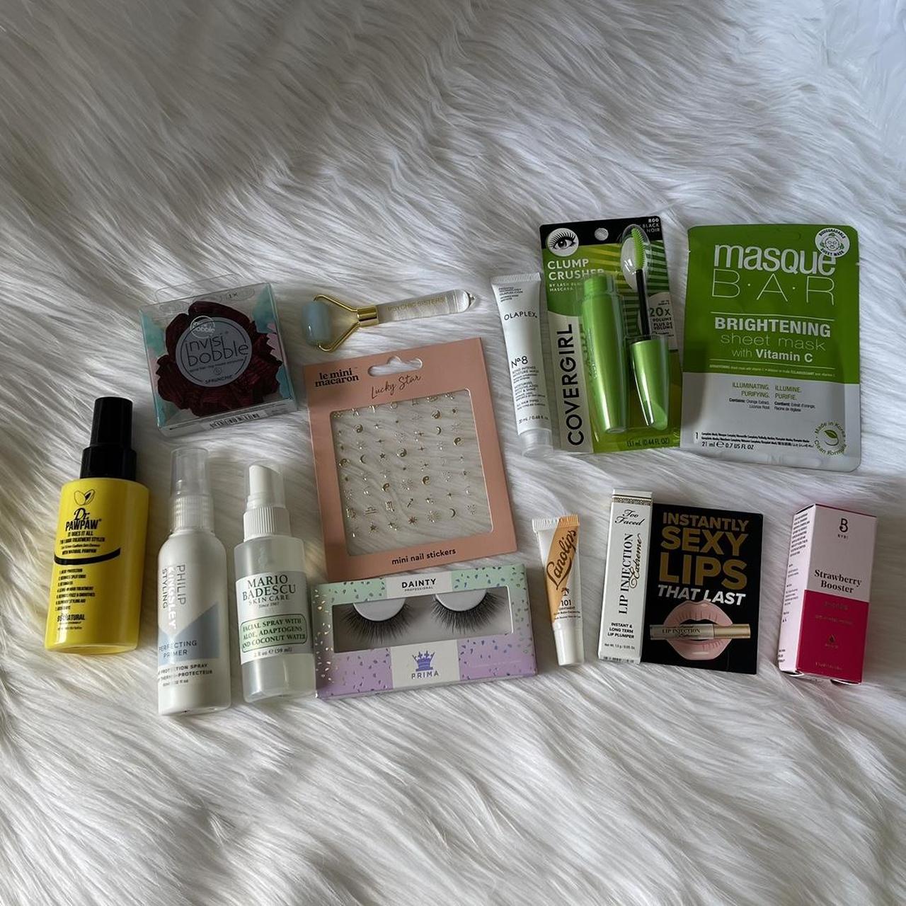 13 PIECE BEAUTY SAMPLE BUNDLE - Depop