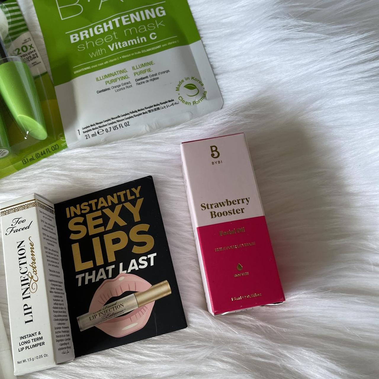 13 PIECE BEAUTY SAMPLE BUNDLE - Depop