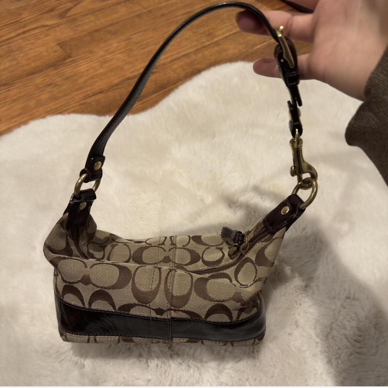 Slouchy coach shoulder purse It folds in Super cute - Depop