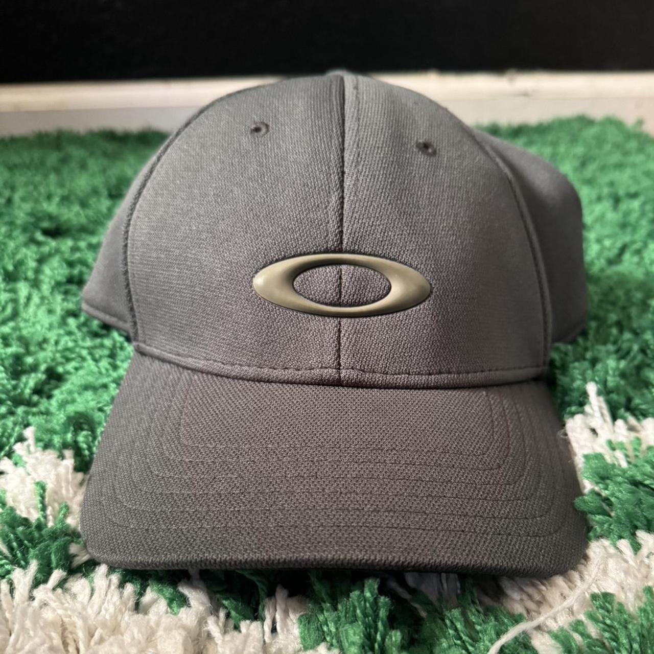 Vintage Oakley hat #oakley #vintageoakley #hat... | Depop