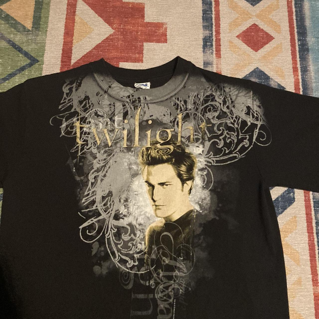 Twilight large graphic Edward face t-shirt. Anvil... - Depop