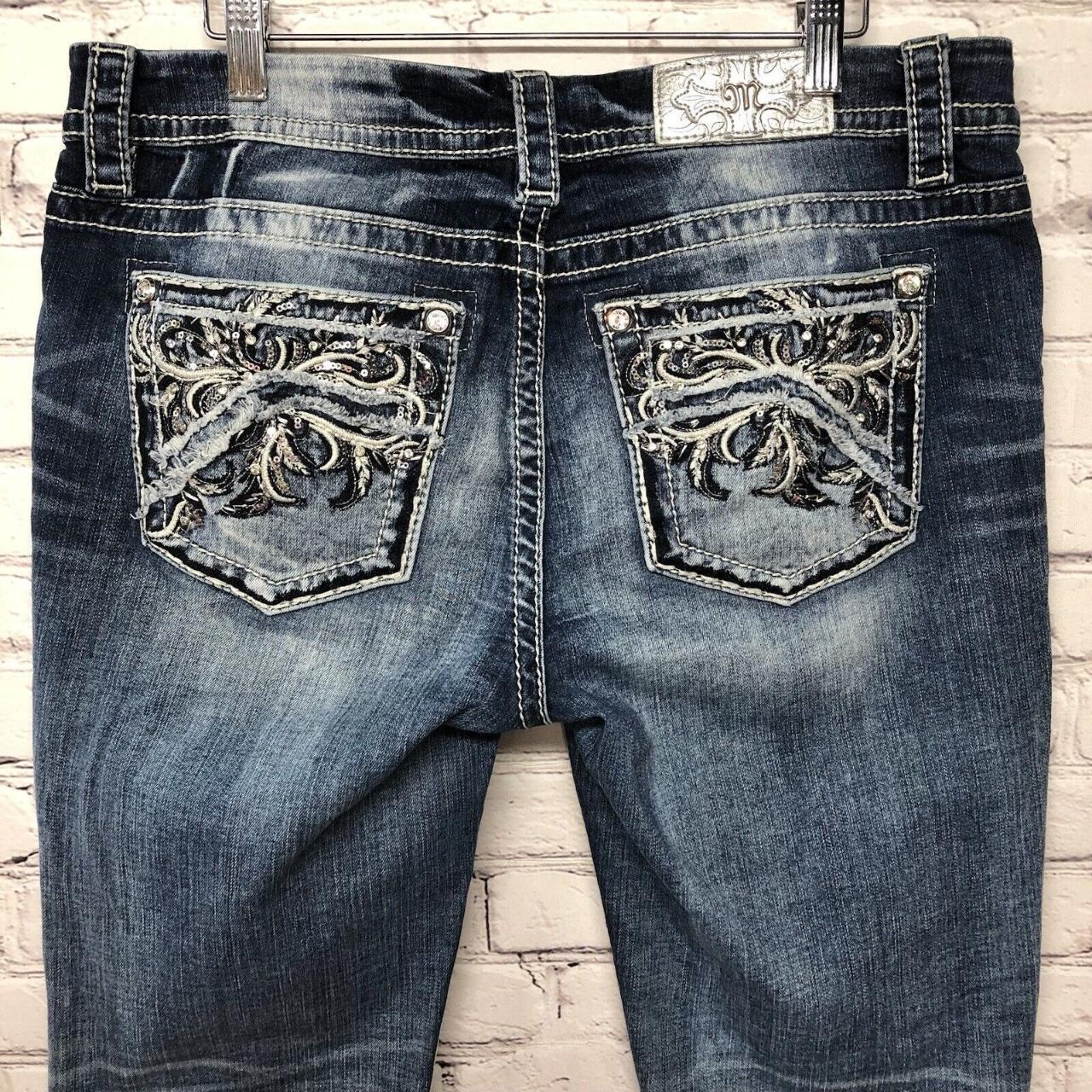 These Capri jeans are gorgeous! Beautiful color and... - Depop