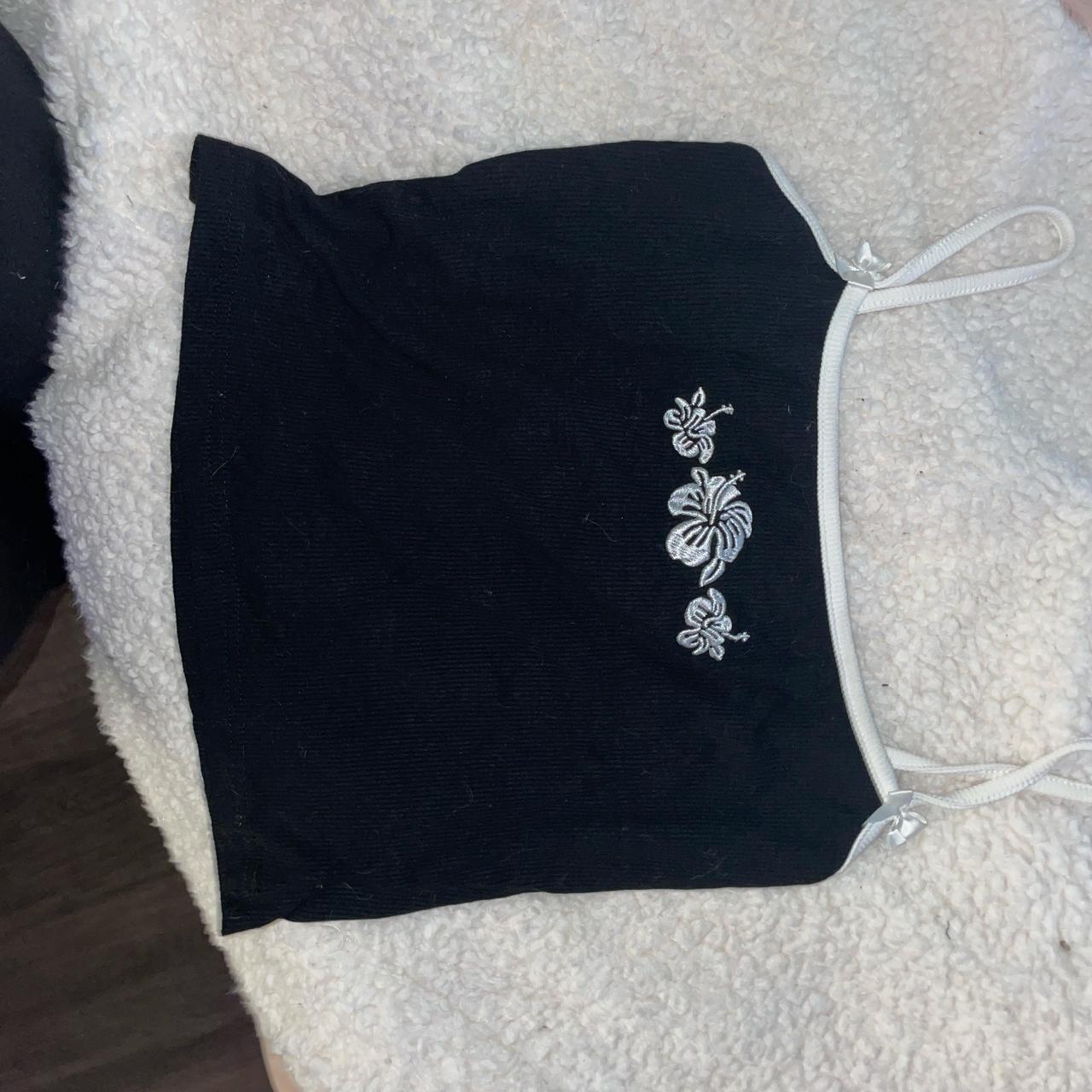 Black and white floral tank top #floral #hawaii | Depop