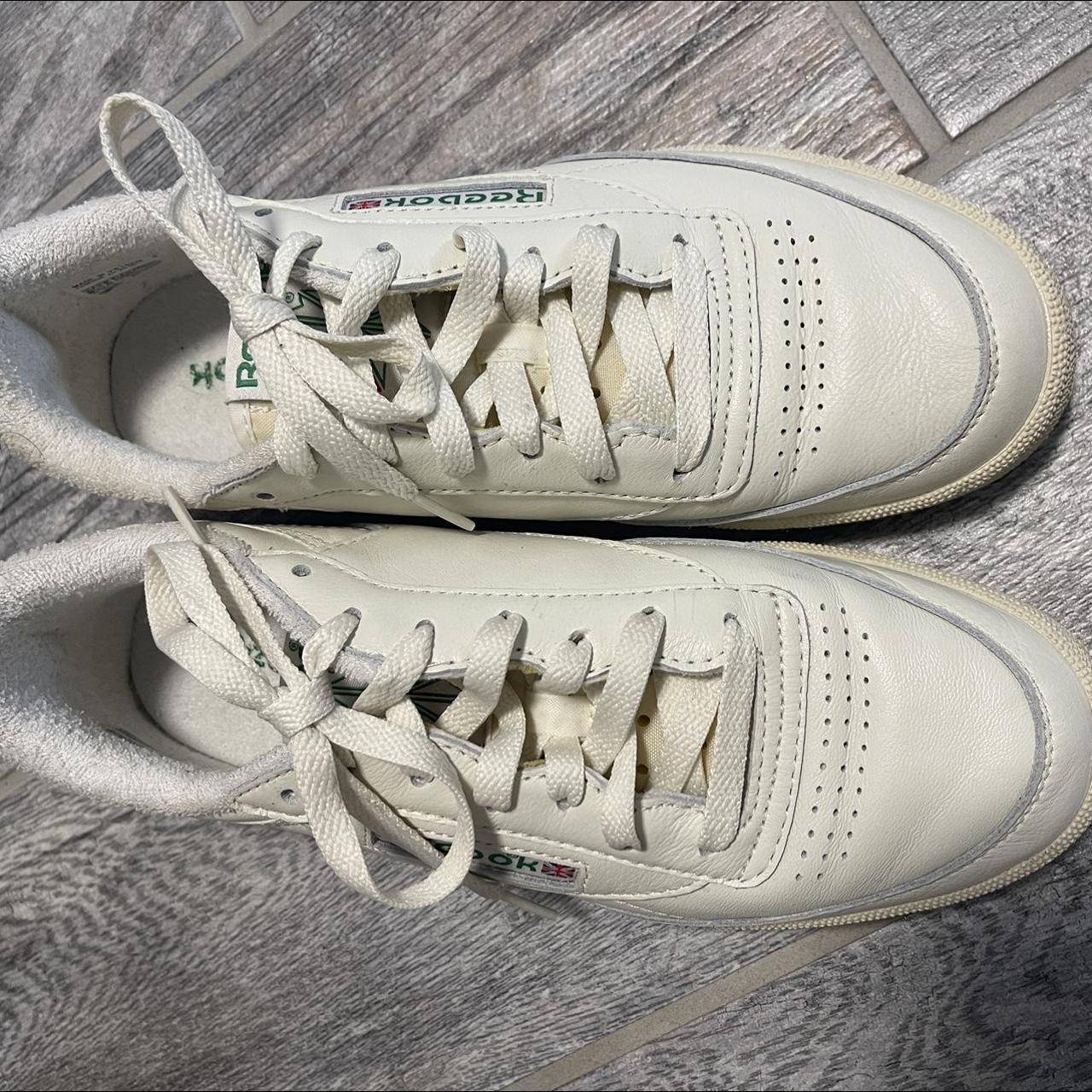 Reebok Women's Cream and Green Trainers | Depop