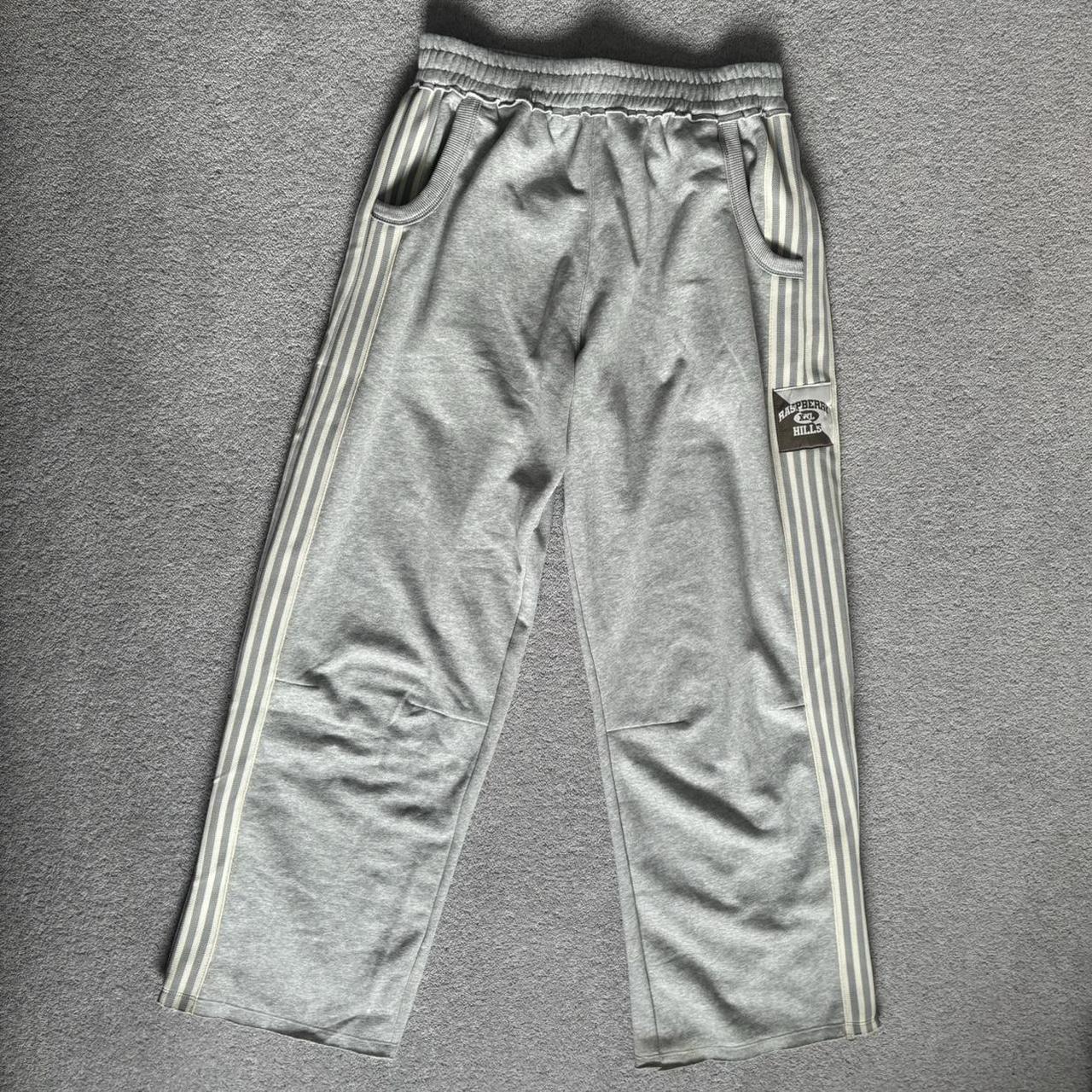 Raspberry Hills GV Gallery Grey Lil Leon... - Depop