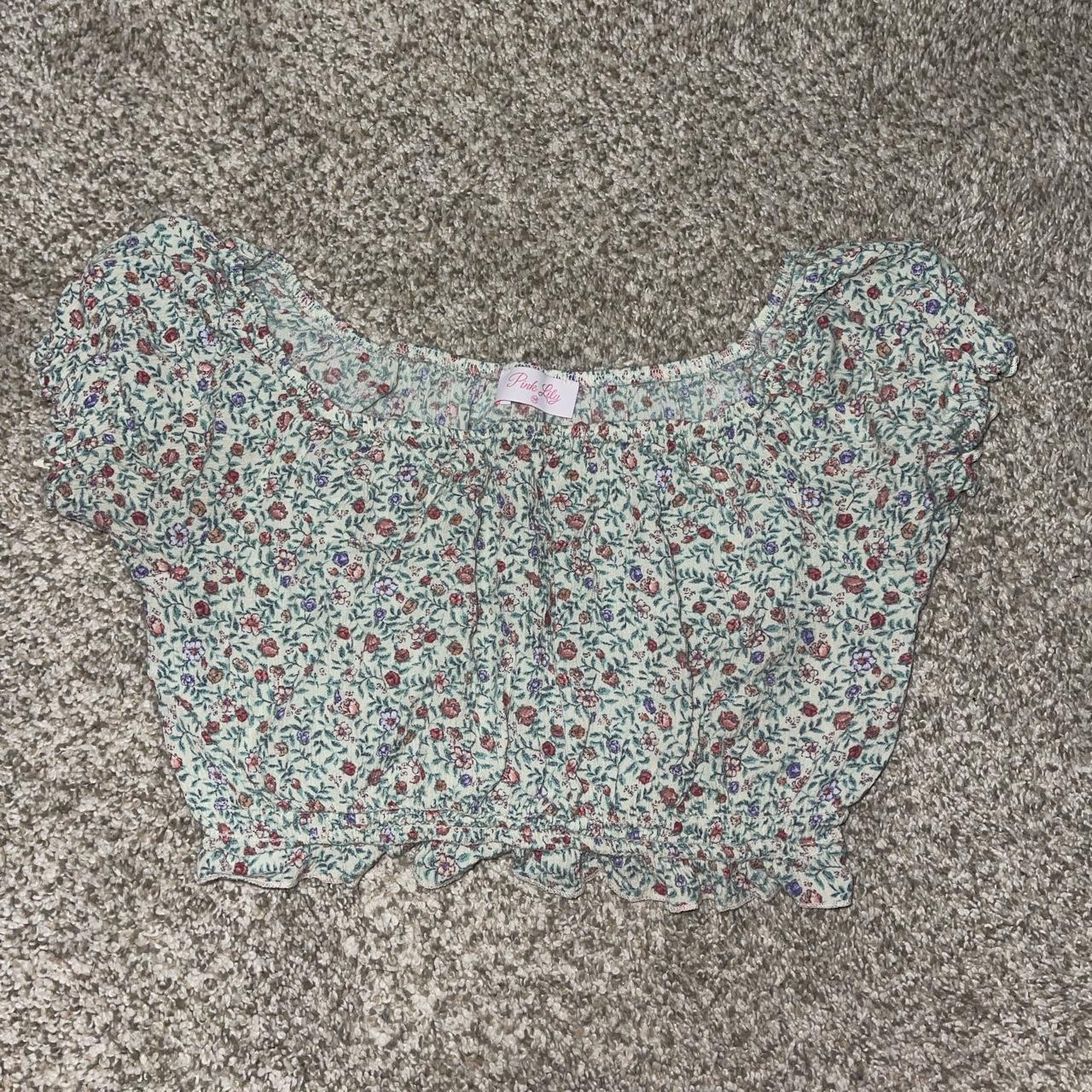 Super Cute Flower Crop Top🌷🌸 - Depop