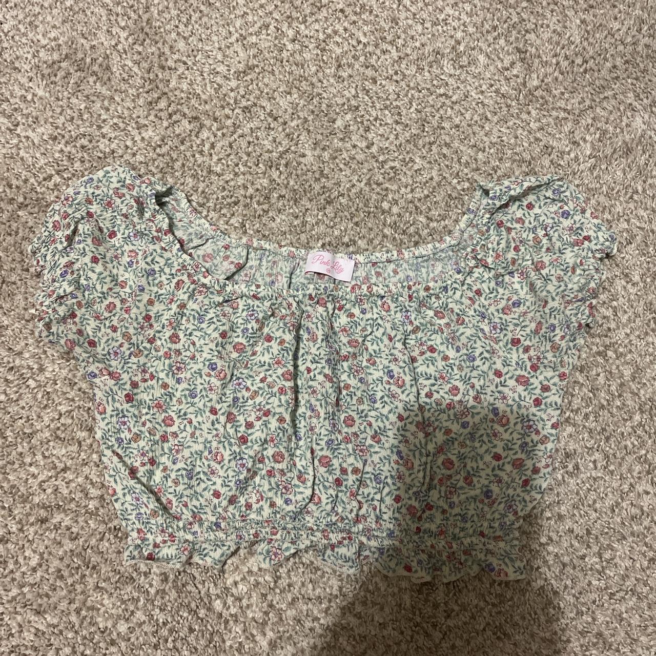 Super Cute Flower Crop Top🌷🌸 - Depop