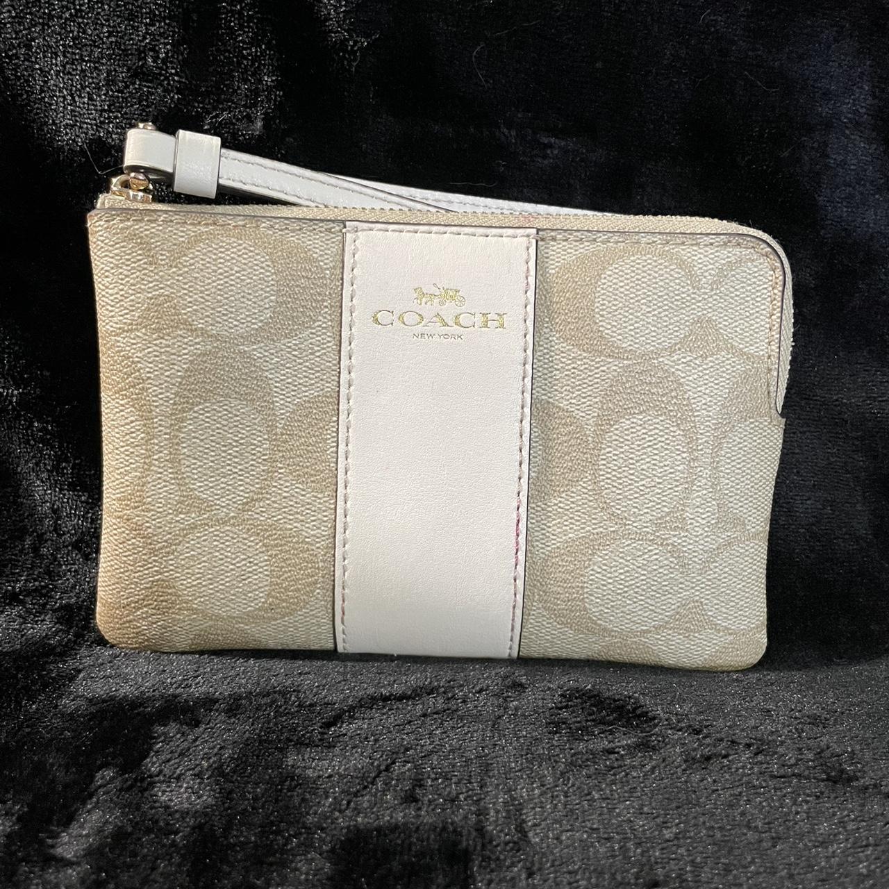 Coach wristlet - Depop