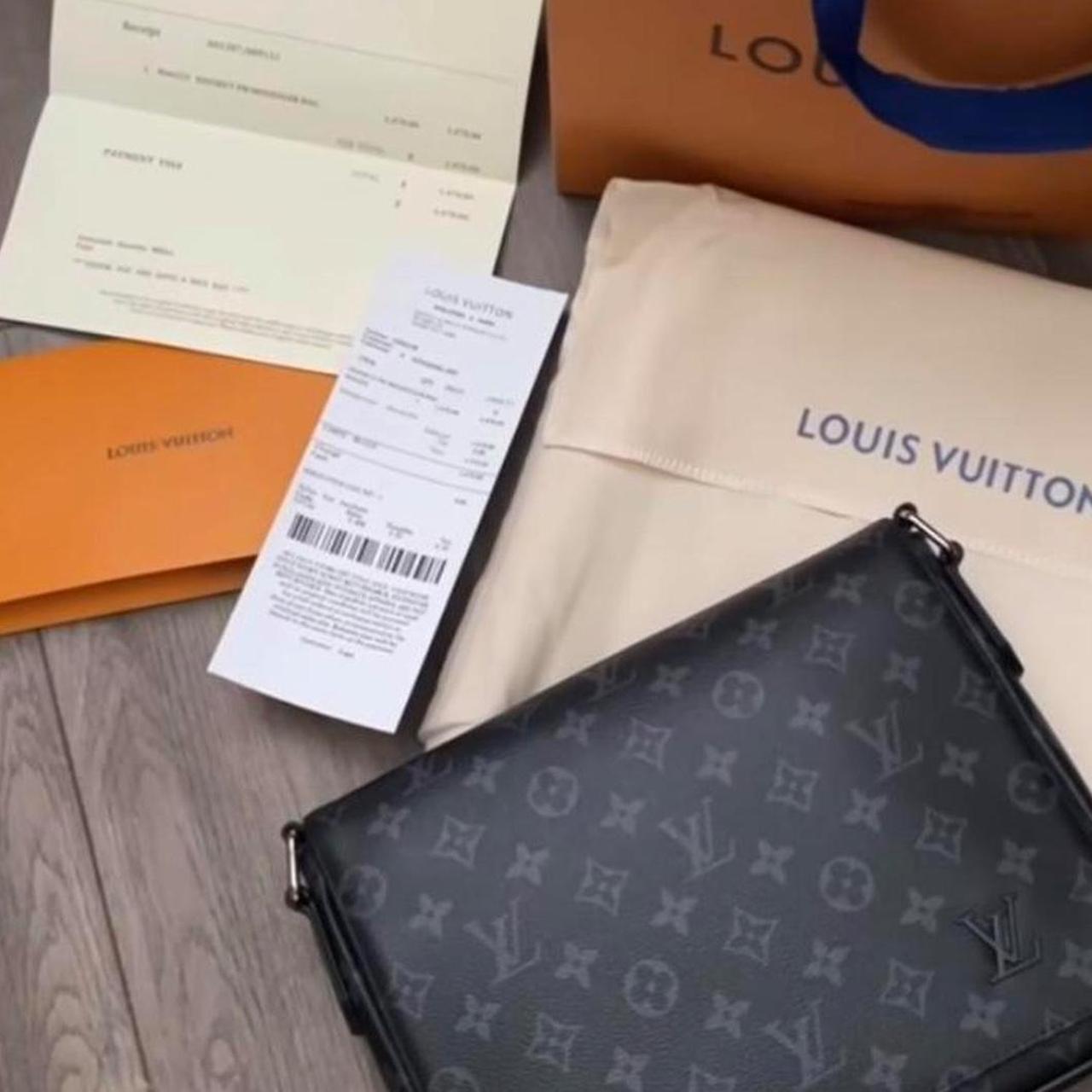 Lv message bag | Depop