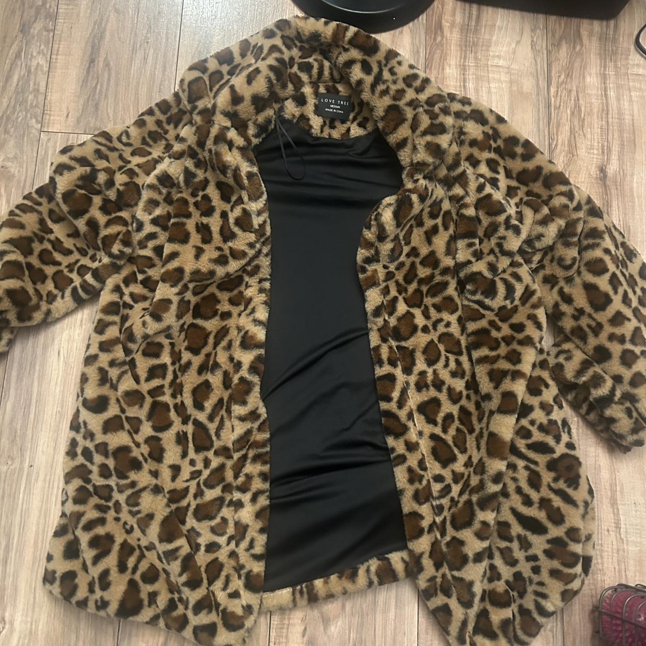 Soft fur jacket cheetah print - Depop