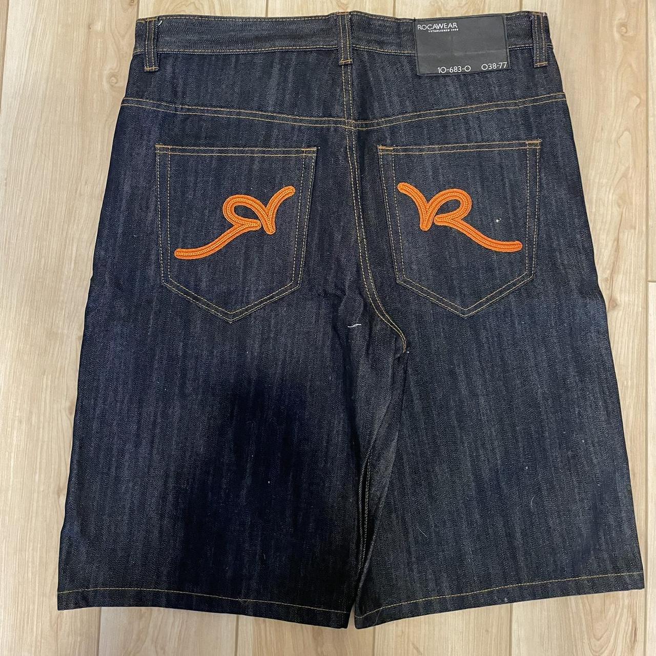 Super fire rocawear jorts they fit perfectly Size 36 - Depop