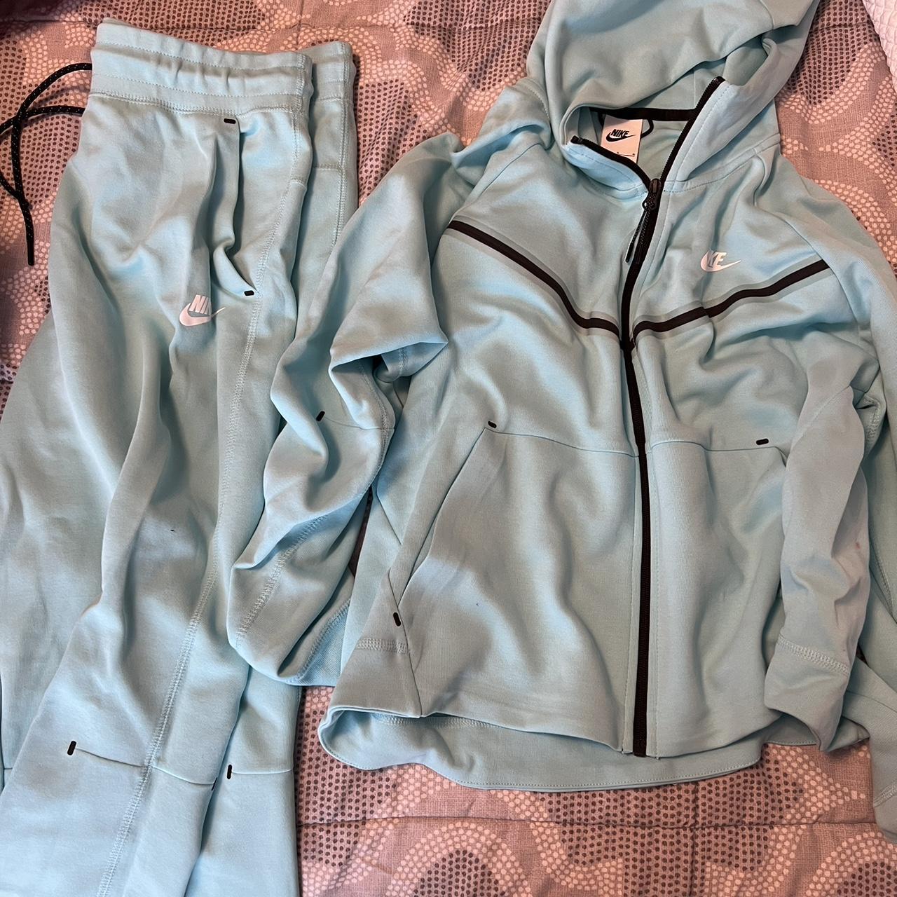 Women’s Nike tech set Comes together both L’s - Depop
