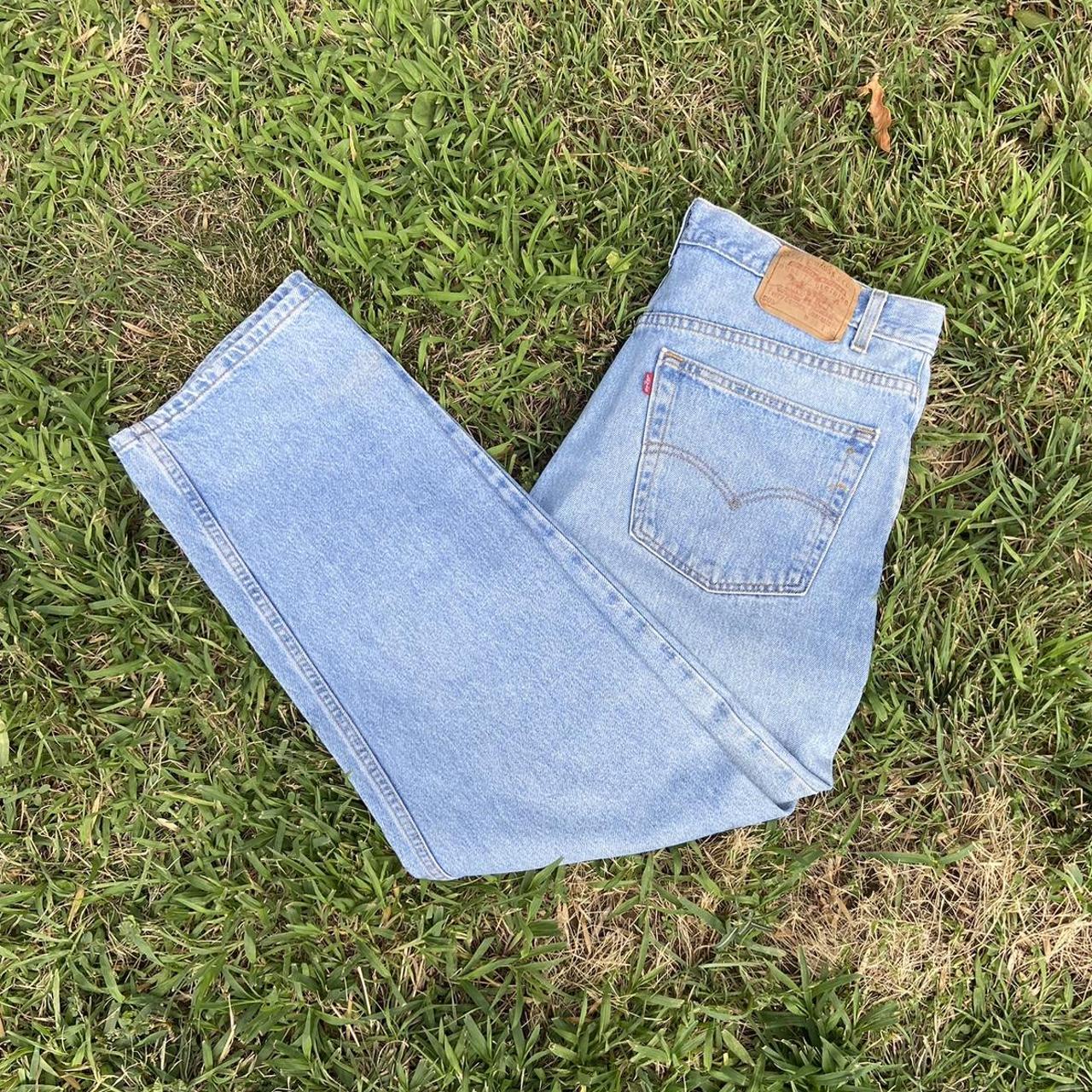 Vintage Levi's 505 Light Wash Denim Jeans Size:... - Depop