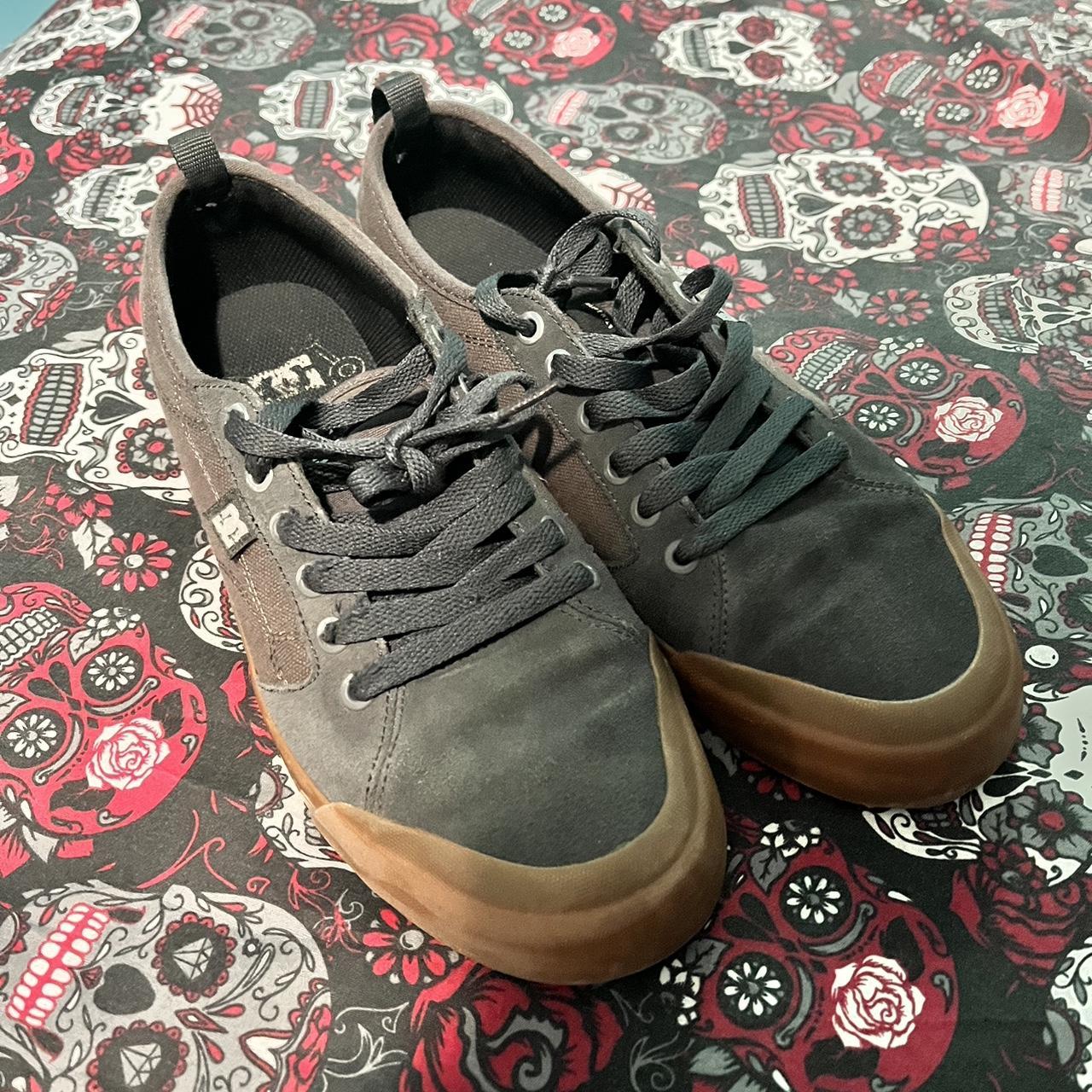 DC Shoes Men's Grey and Tan Trainers | Depop
