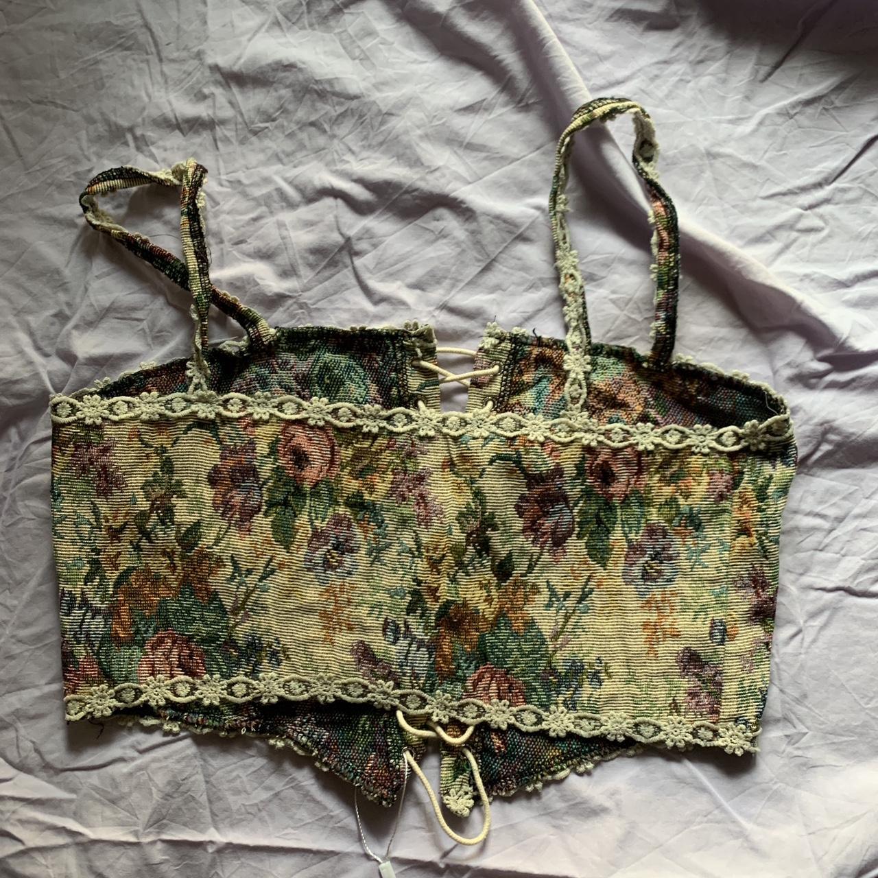 Large vintage crop top #vintage #croptops - Depop