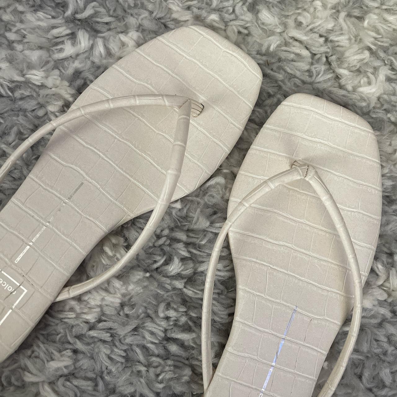 Dolce Vita Women's White Flipflops | Depop