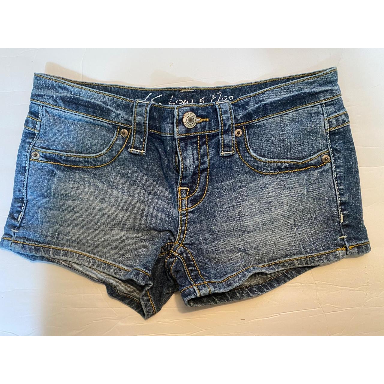 Description: - Front Pockets - Back Pockets - Slight... - Depop