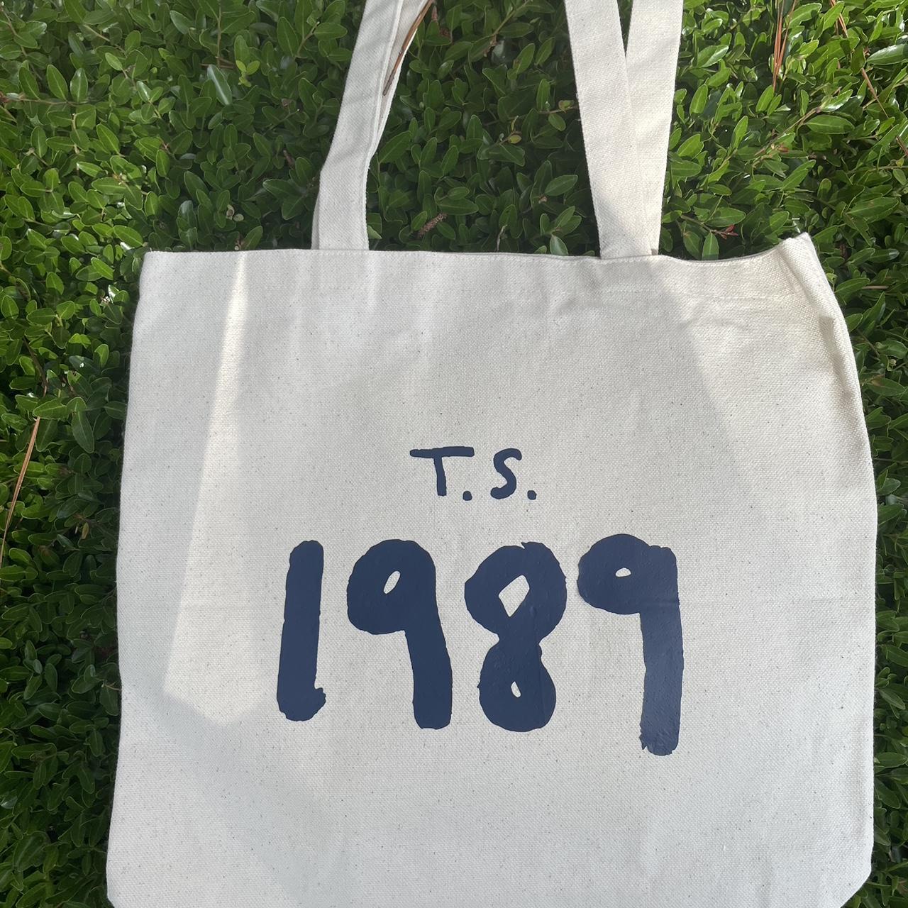 Whether your taylor-gating or going to her tour, you... - Depop