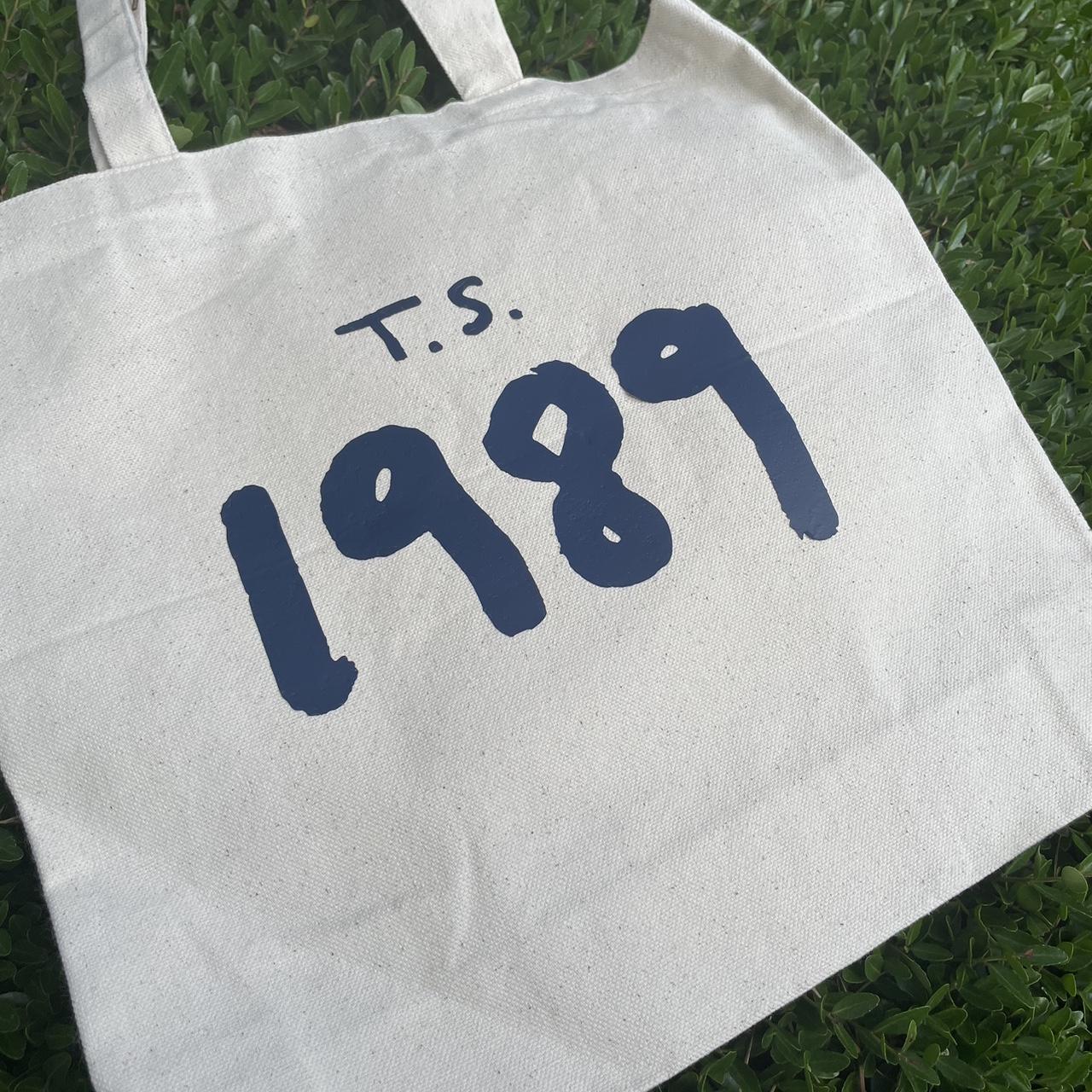 Whether your taylor-gating or going to her tour, you... - Depop