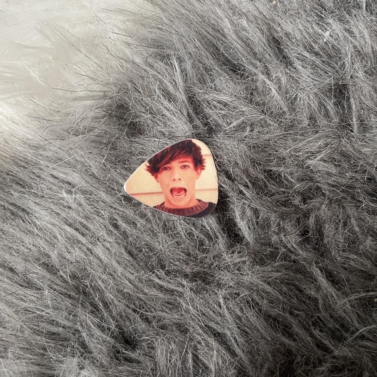 extremely rare one direction louis tomlinson guitar... - Depop