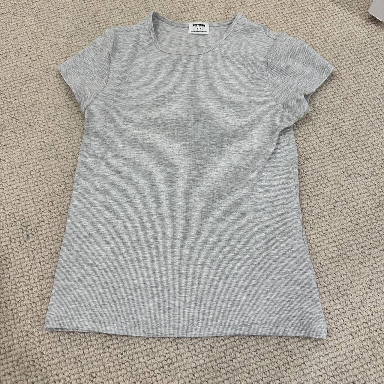 Grey basic tee - Depop