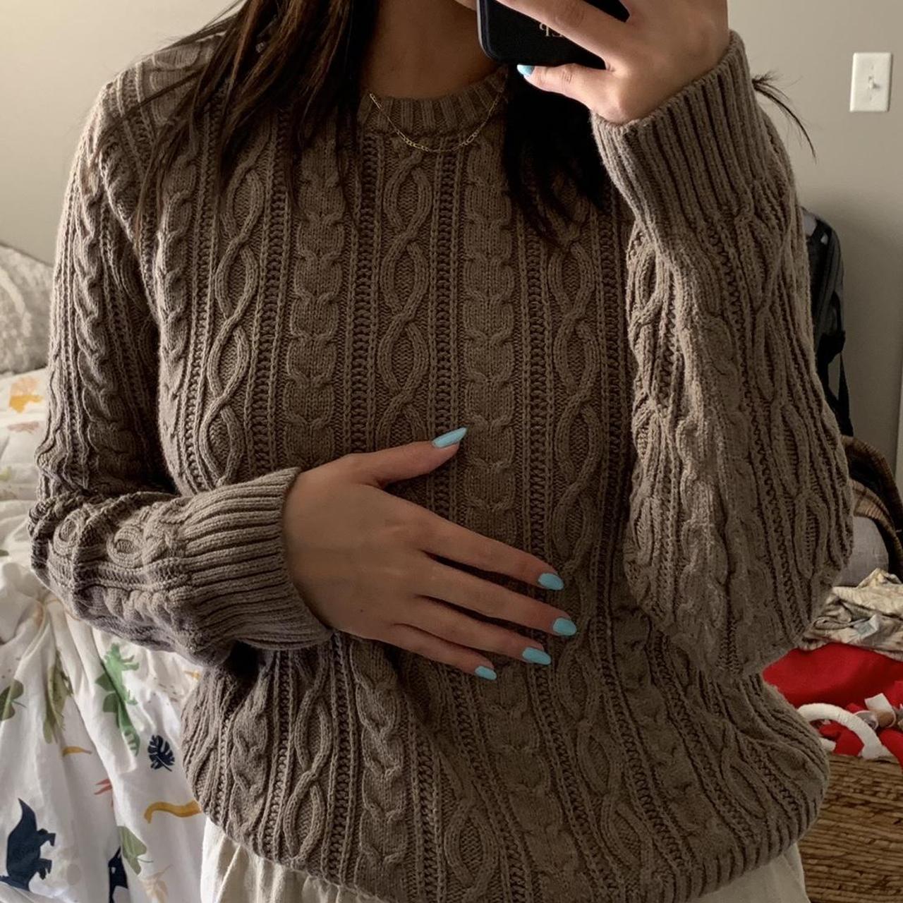 cable knit cozy sweater! size large. model is 5’5 &... - Depop