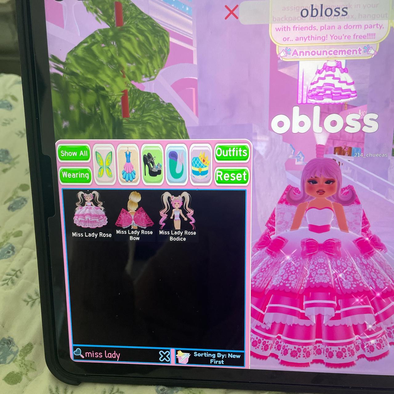 Royale High Miss Lady Rose Set Dm me user after... | Depop