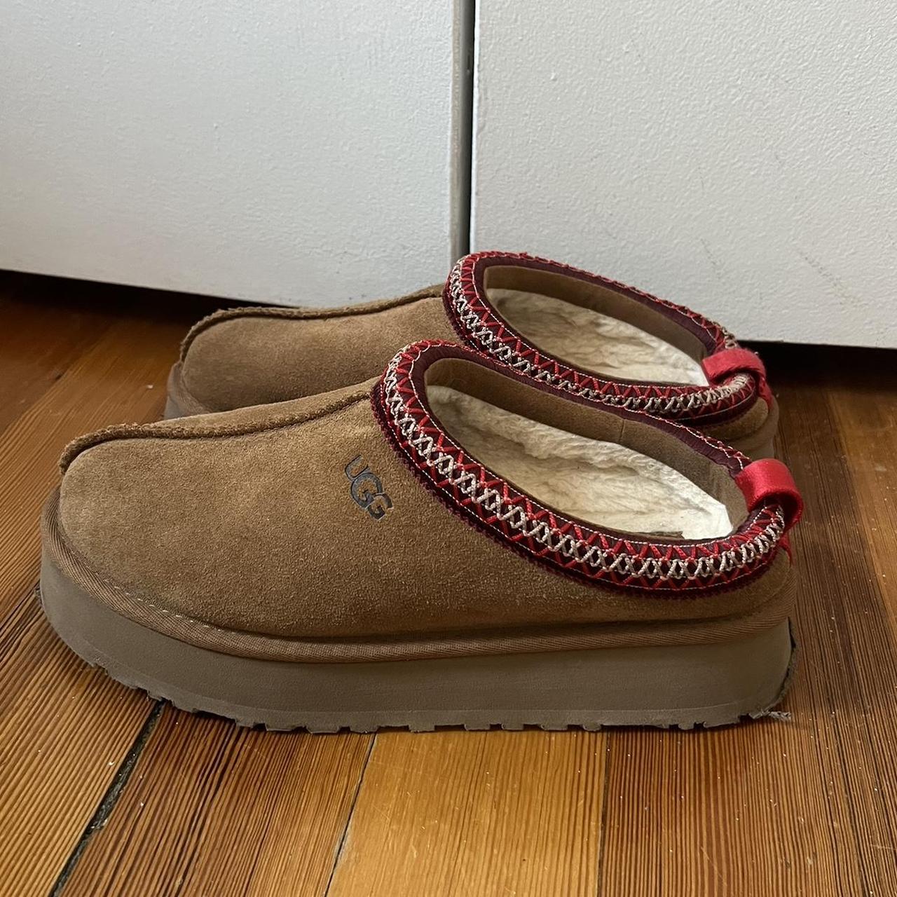 UGG Women's Tan Slippers | Depop