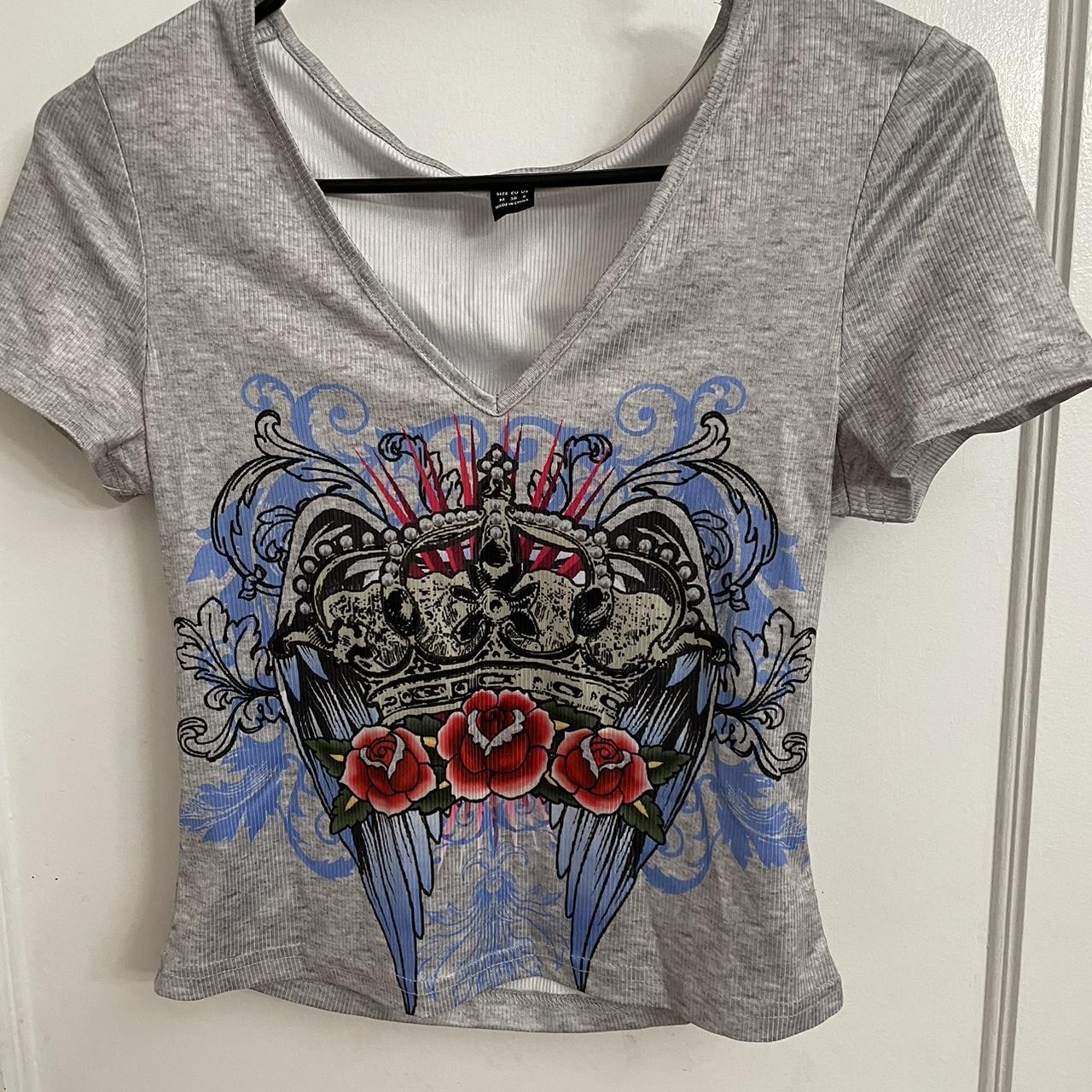 Y2k V line crop top! Size medium! #y2kshirt #2000s... - Depop