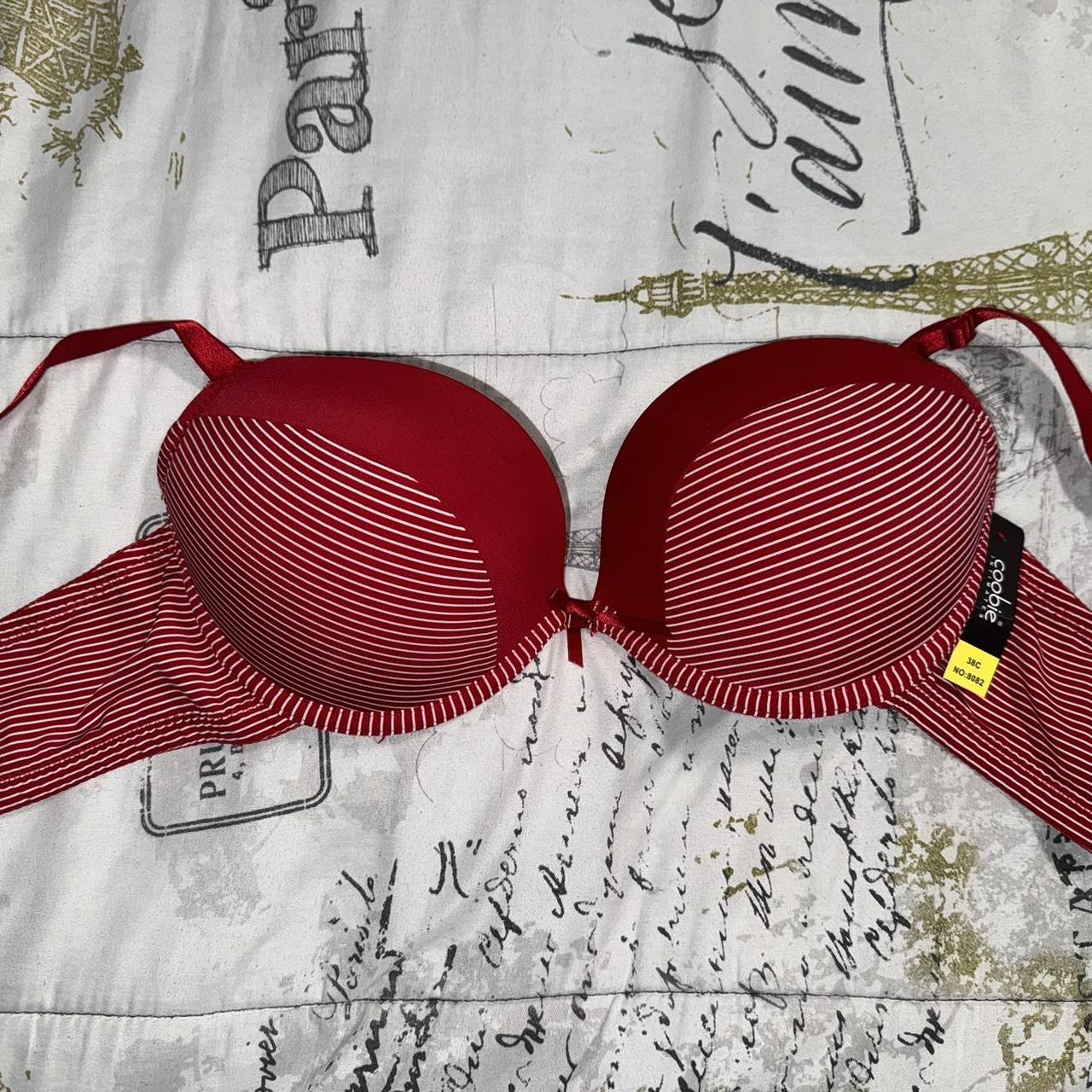 New bra size 38 C •It is brand new and in perfect... - Depop